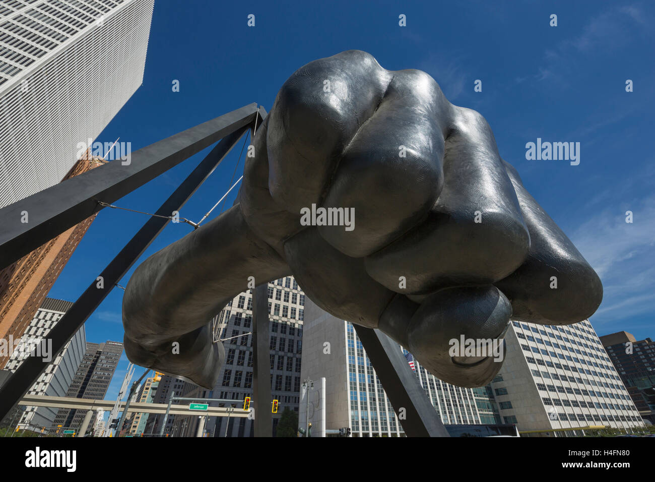 JOE LOUIS THE FIST MONUMENT (©ROBERT GRAHAM 1986) HART PLAZA DOWNTOWN ...