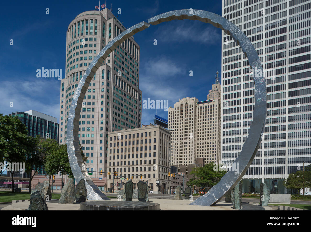 TRANSCENDING LABOR LEGACY MONUMENT ARCH (©DAVID BARR/SERGIO DI GIUSTI ...