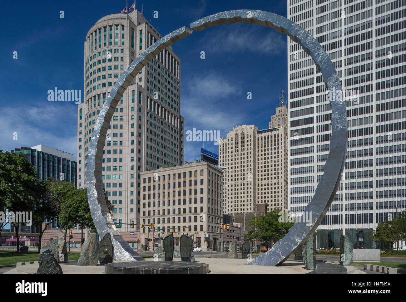 TRANSCENDING LABOR LEGACY MONUMENT ARCH (©DAVID BARR/SERGIO DI GIUSTI ...