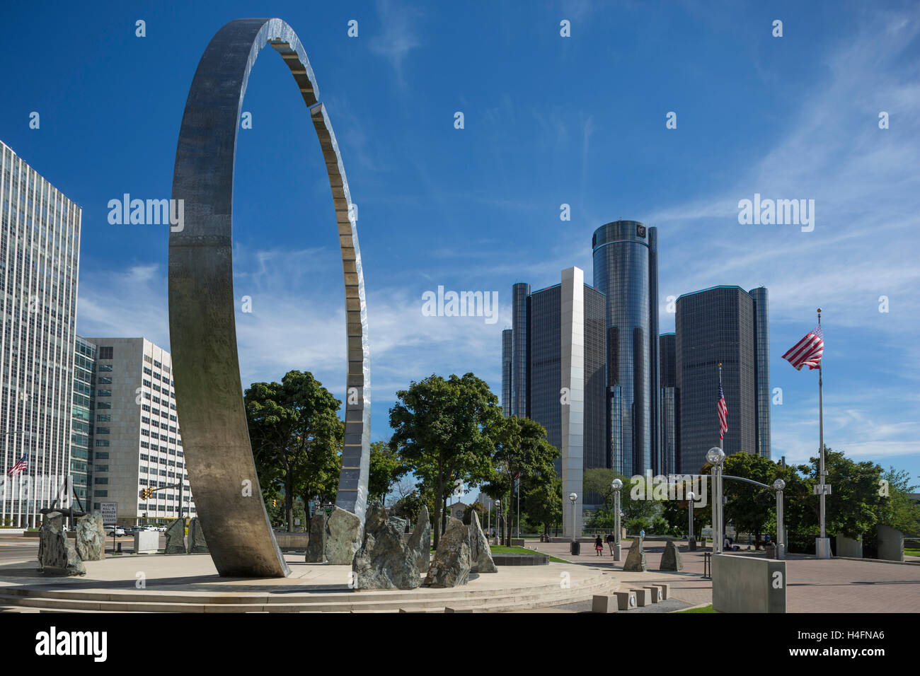 TRANSCENDING LABOR LEGACY MONUMENT ARCH (©DAVID BARR/SERGIO DI GIUSTI ...