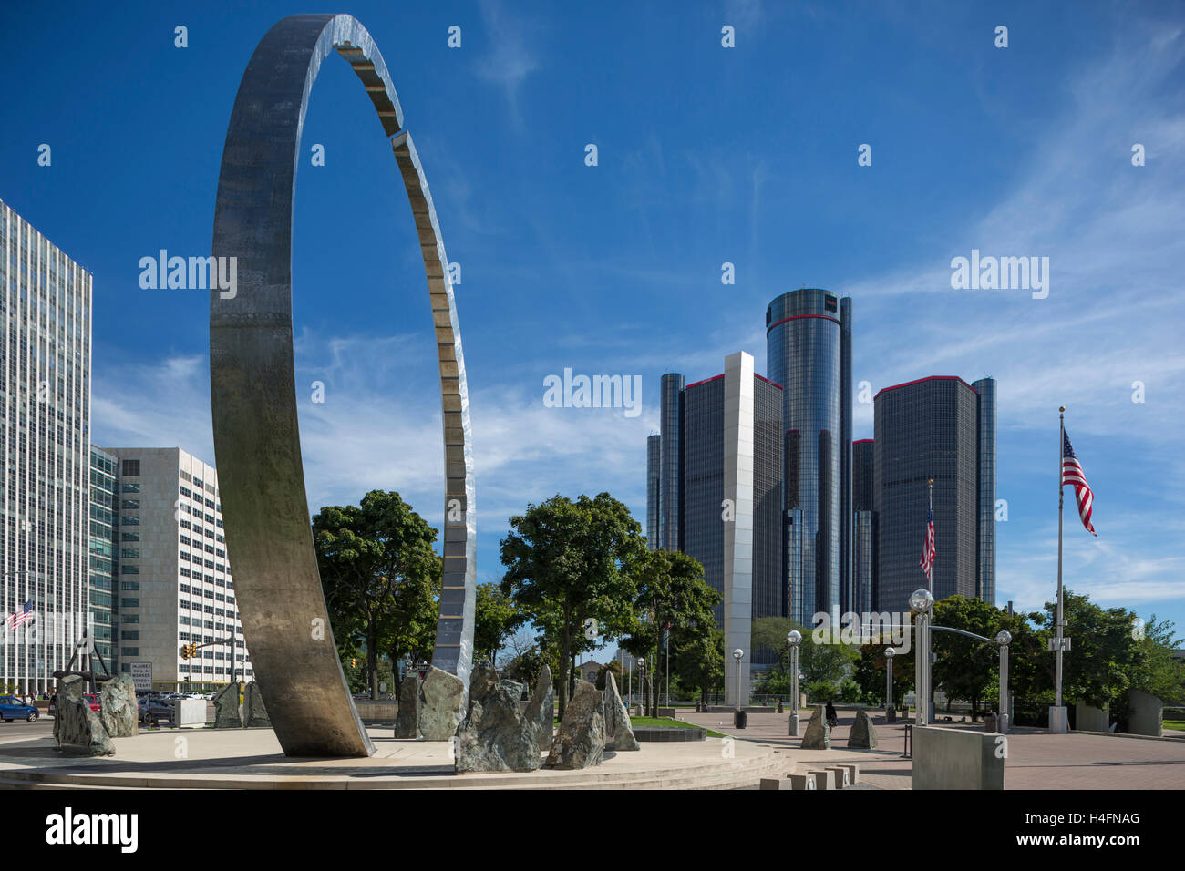TRANSCENDING LABOR LEGACY MONUMENT ARCH (©DAVID BARR/SERGIO DI GIUSTI ...