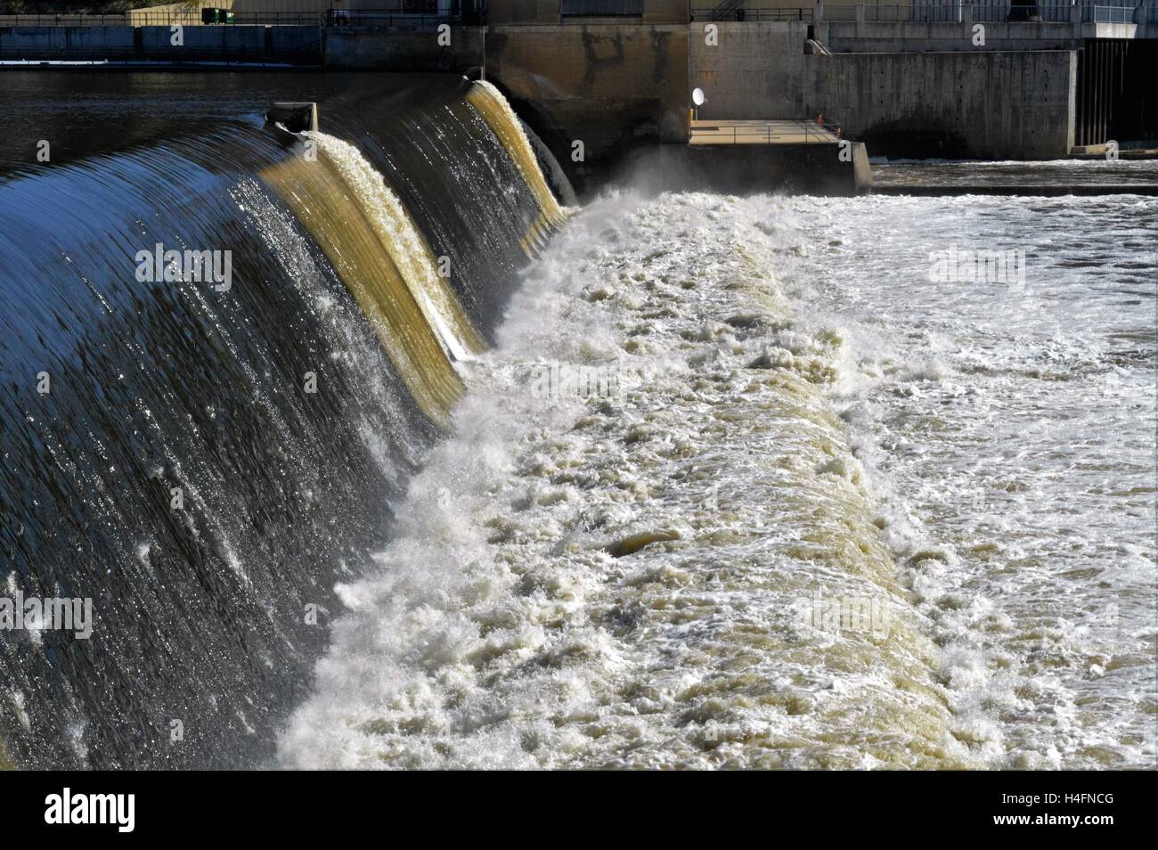 Waterfall at the Ford Dam in Minneapolis Minnesota Stock Photo - Alamy