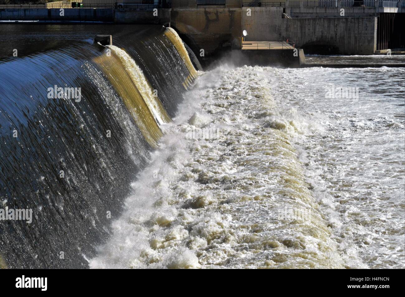 Waterfall at the Ford Dam in Minneapolis Minnesota Stock Photo - Alamy