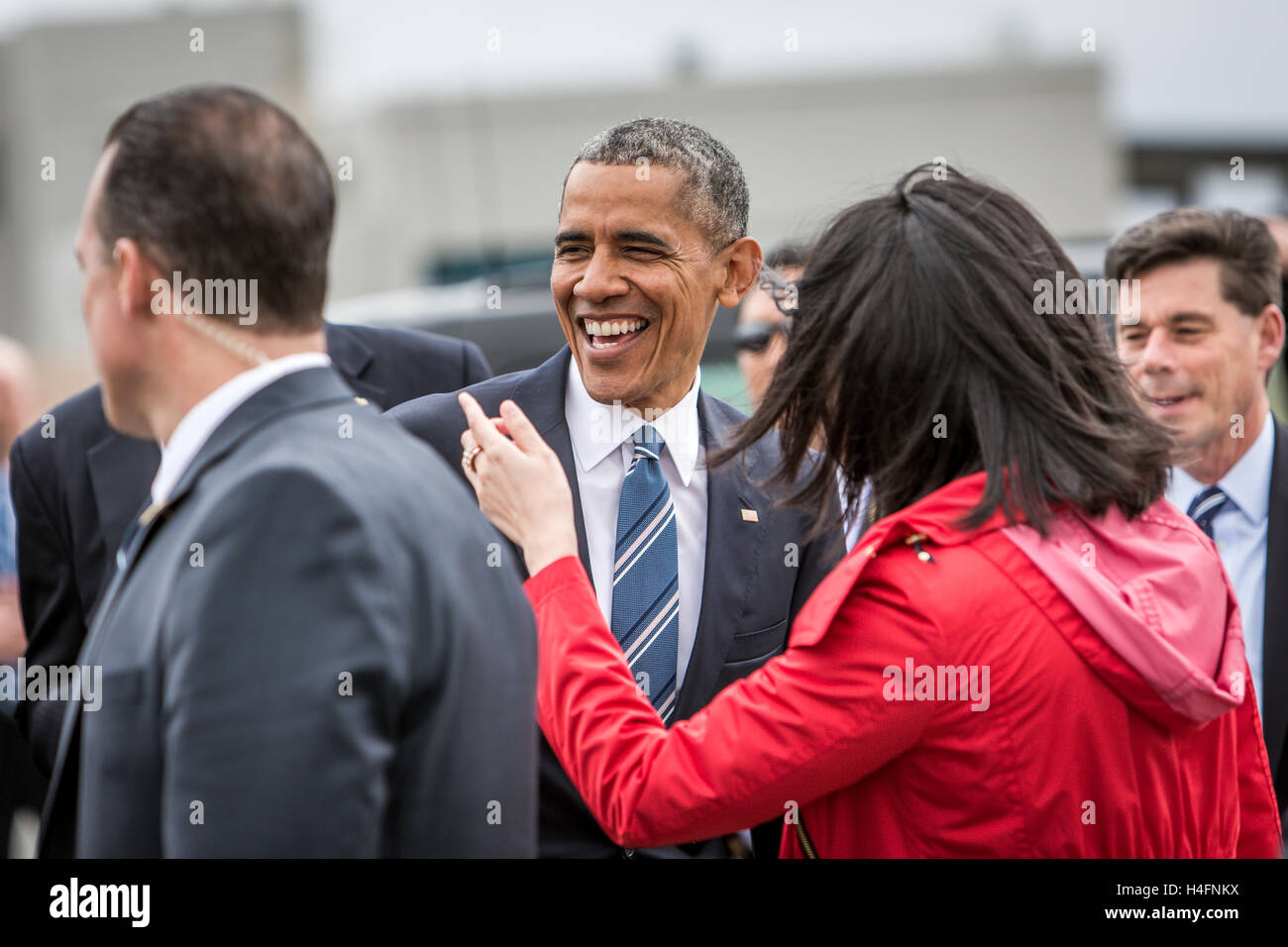 U.S. President Barack Obama arrives on Air Force One at San Francisco ...