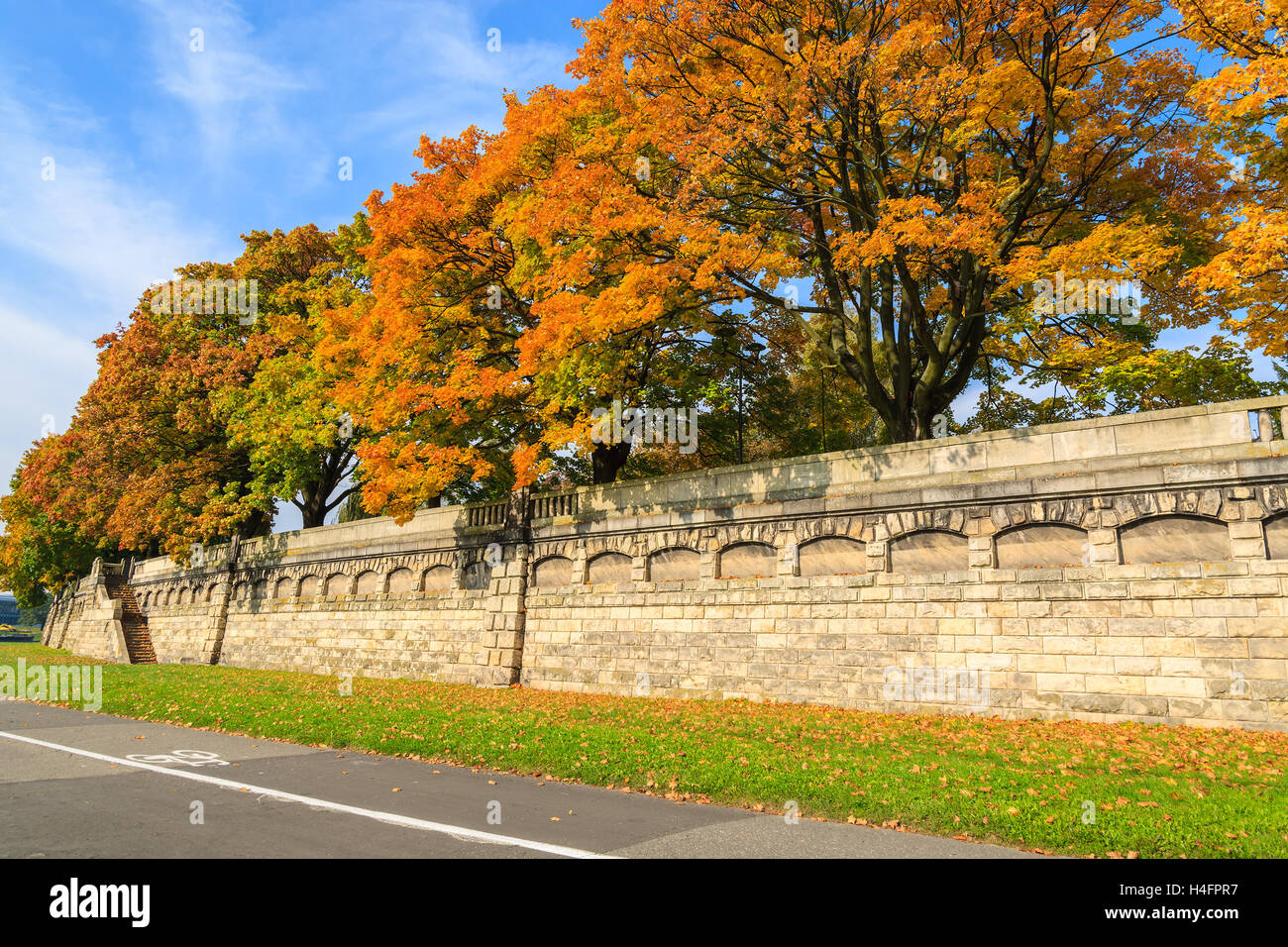 Sunny lane hi-res stock photography and images - Alamy