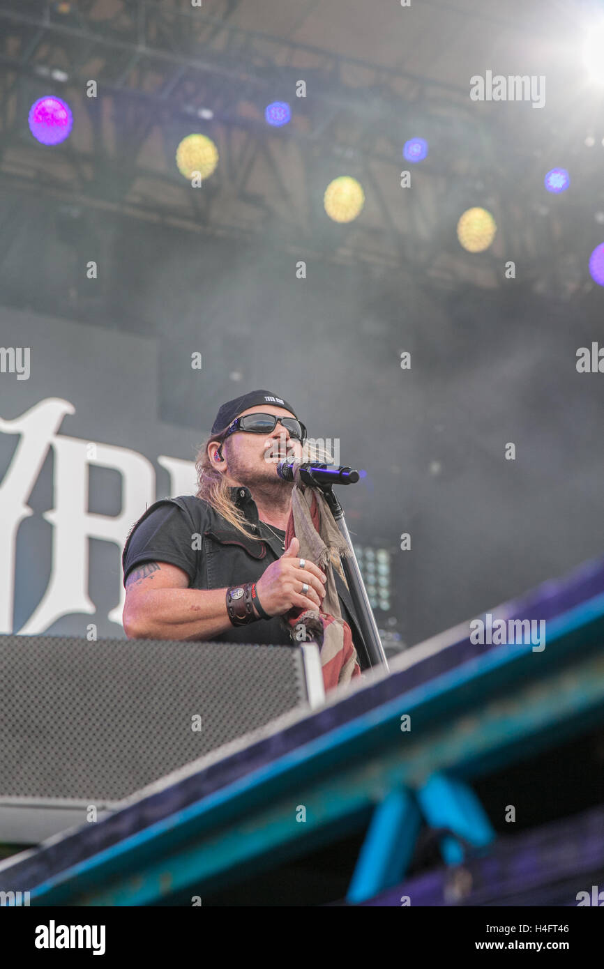 Lead singer Johnnie Van Zant of Lynyrd Skynyrd Band performs at the ...