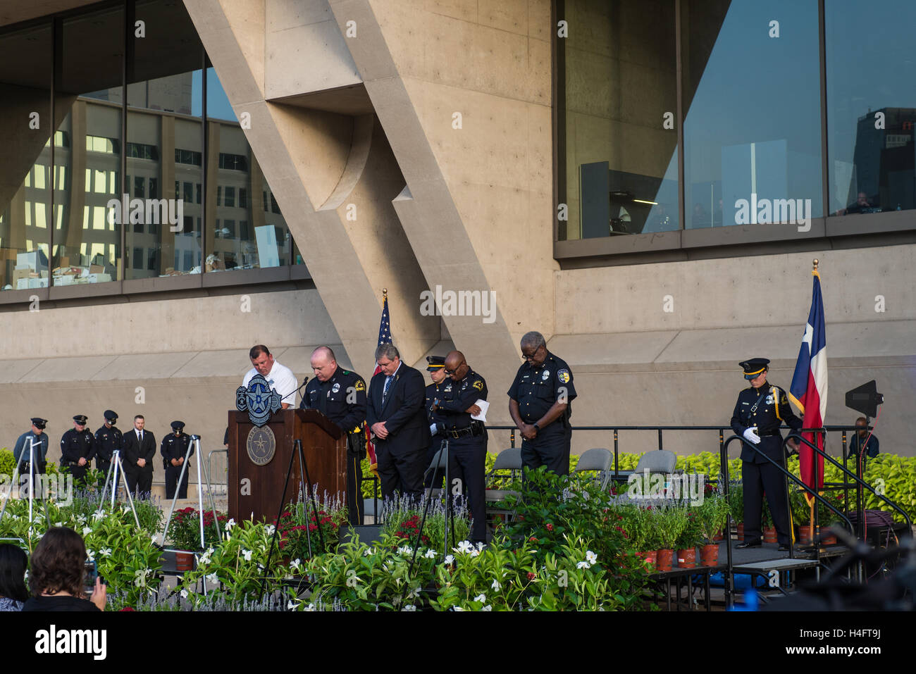 Police chaplain hi-res stock photography and images - Alamy