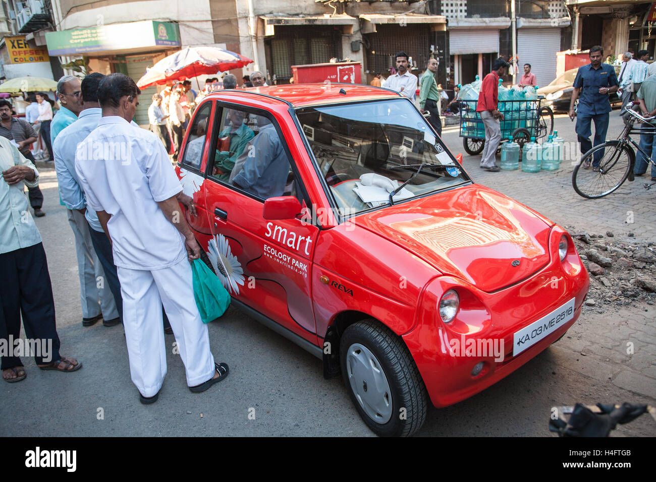 Smart charging points hi-res stock photography and images - Alamy
