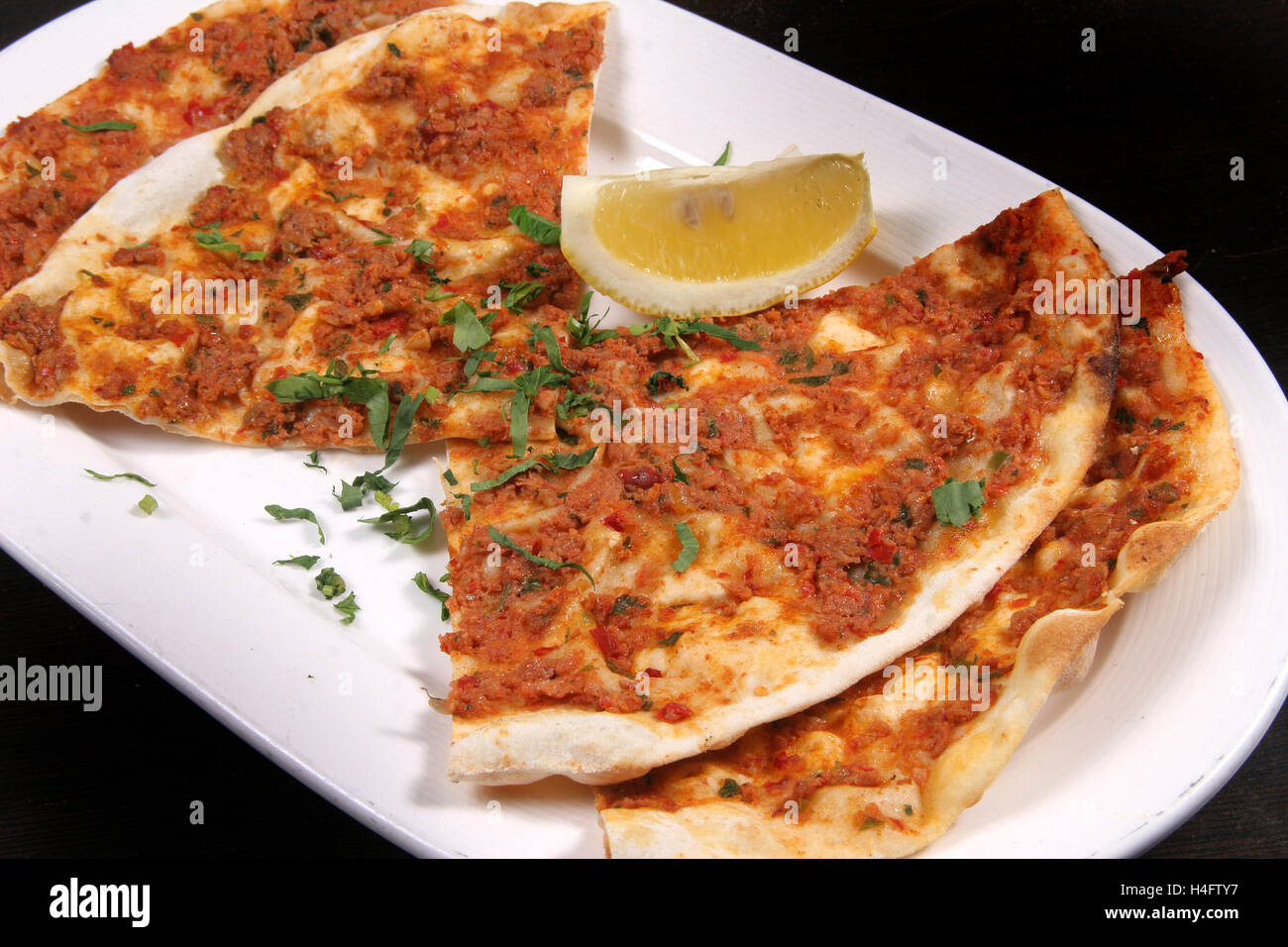 Turkish lahmacun hi-res stock photography and images - Alamy
