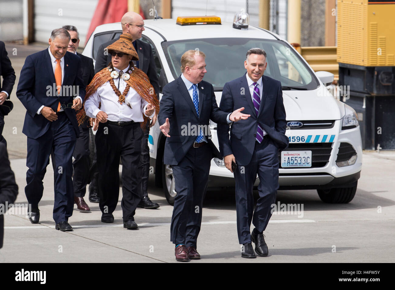 (L-R) Seattle Governor Jay Inslee, President of the National Congress ...