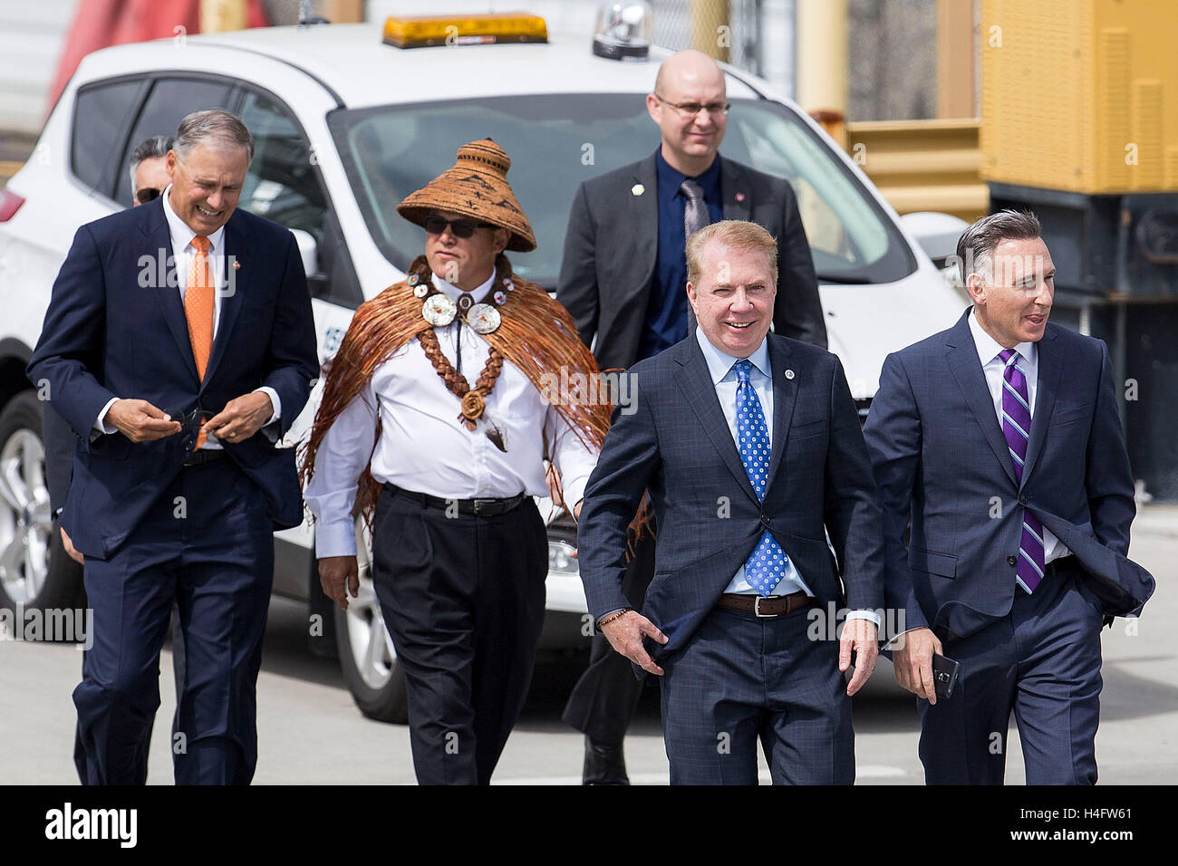 L r seattle governor jay inslee hi-res stock photography and images - Alamy