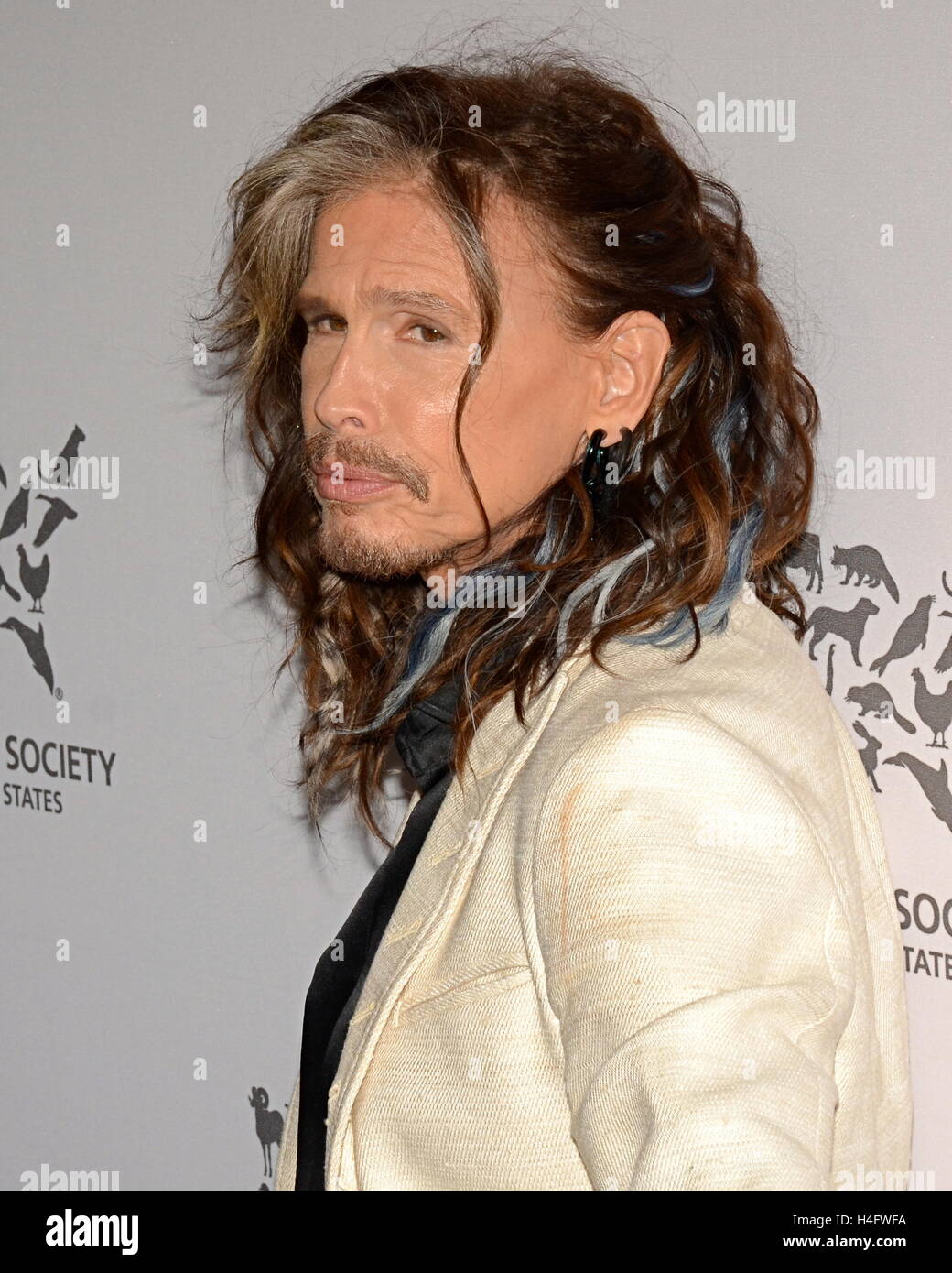 Steven Tyler arrives at The Humane Society Of The United States' To The ...