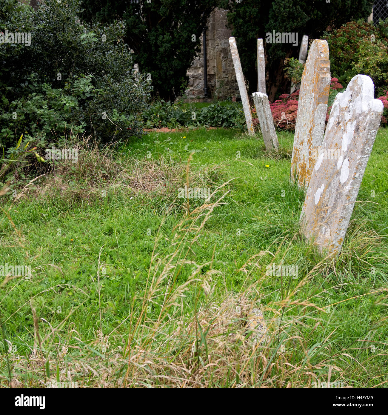 Graveyard uk hi-res stock photography and images - Alamy