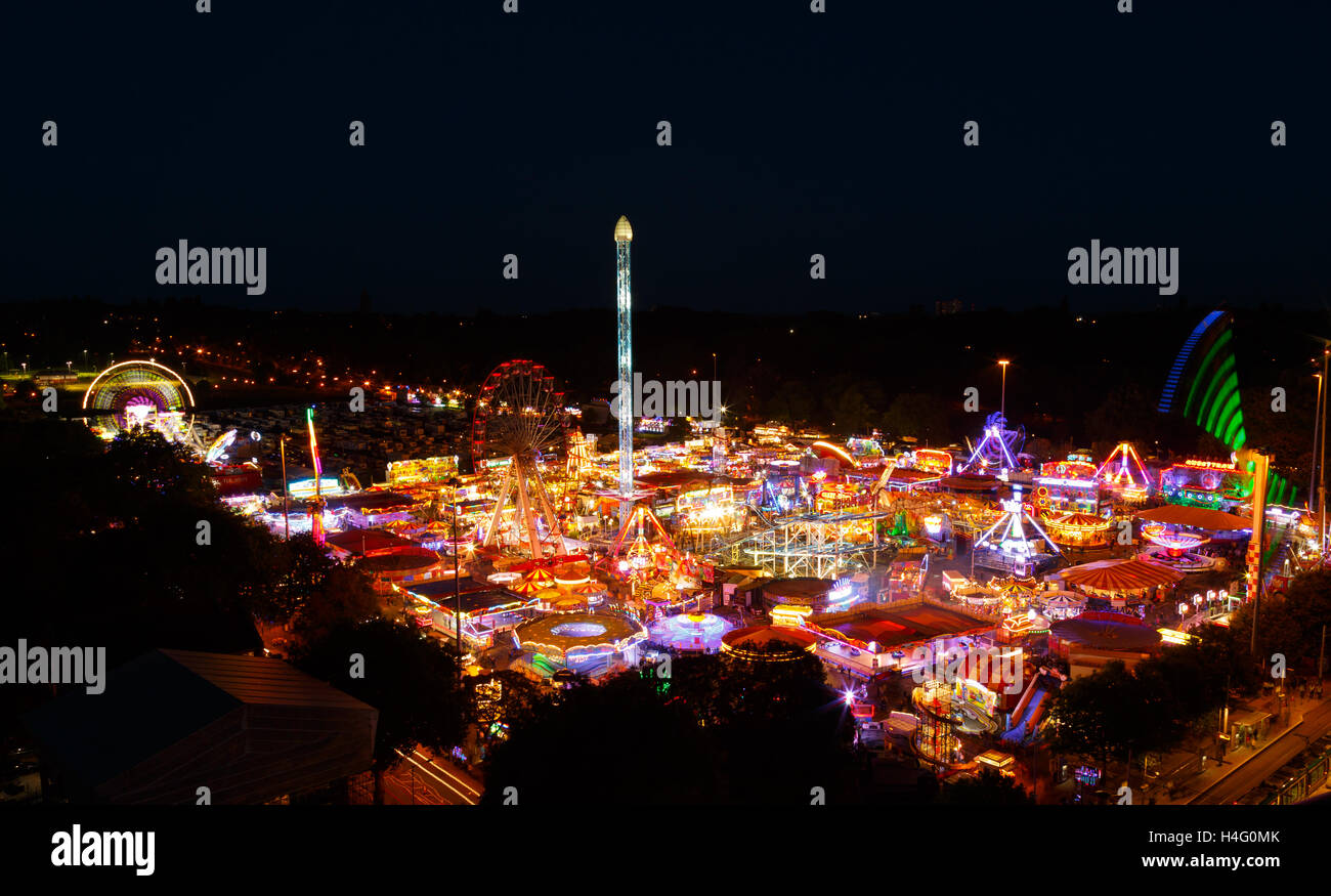 Nottingham funfair fairground night hi-res stock photography and images ...