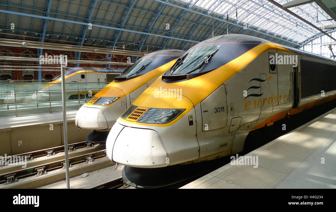 Front of eurostar hi-res stock photography and images - Alamy