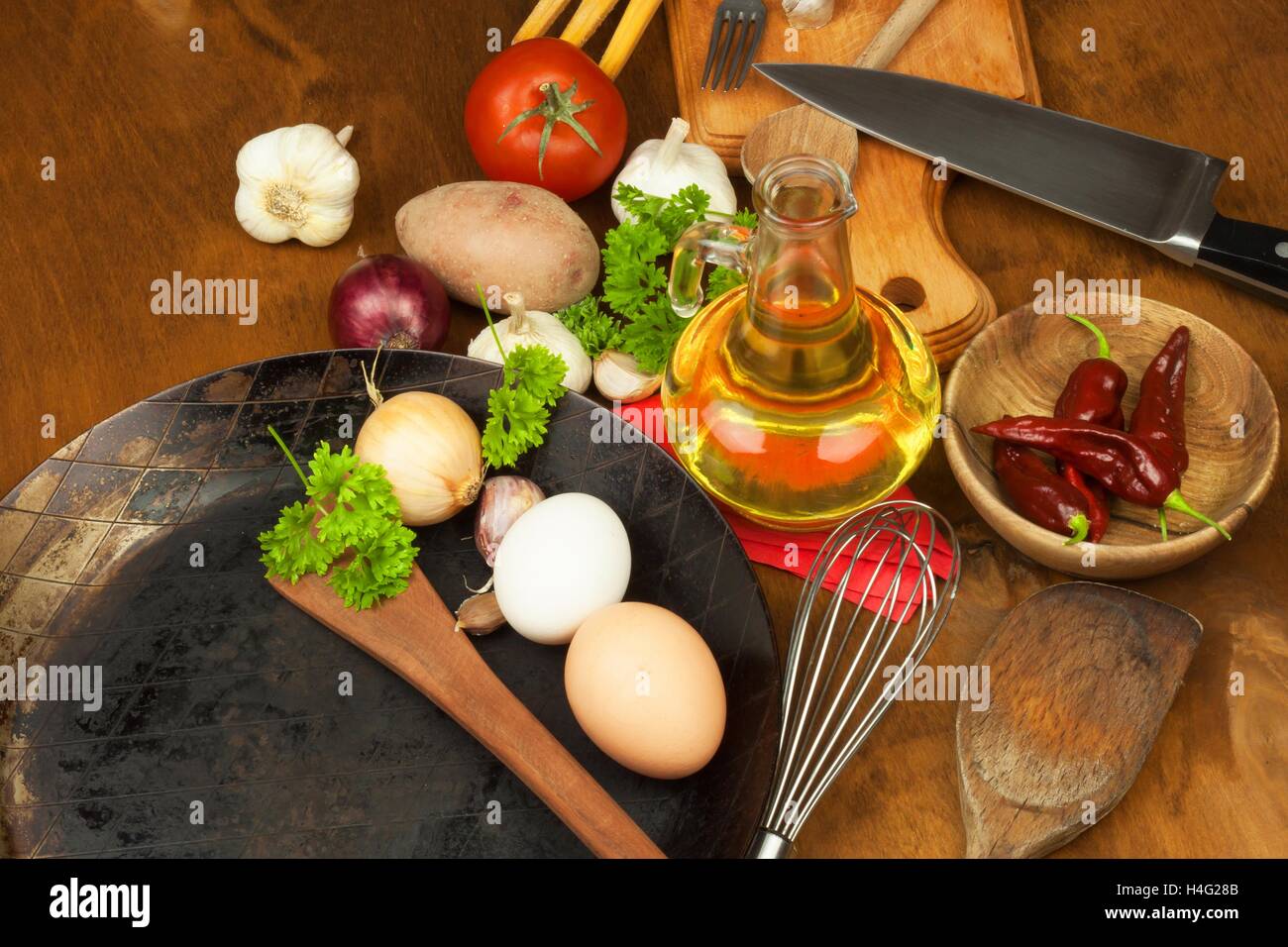 Traditional old fashioned frying pan hi-res stock photography and ...