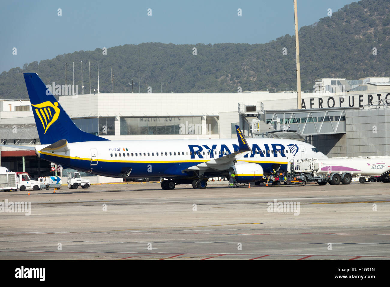Ryanair plane on the runway at Ibiza airport Stock Photo - Alamy