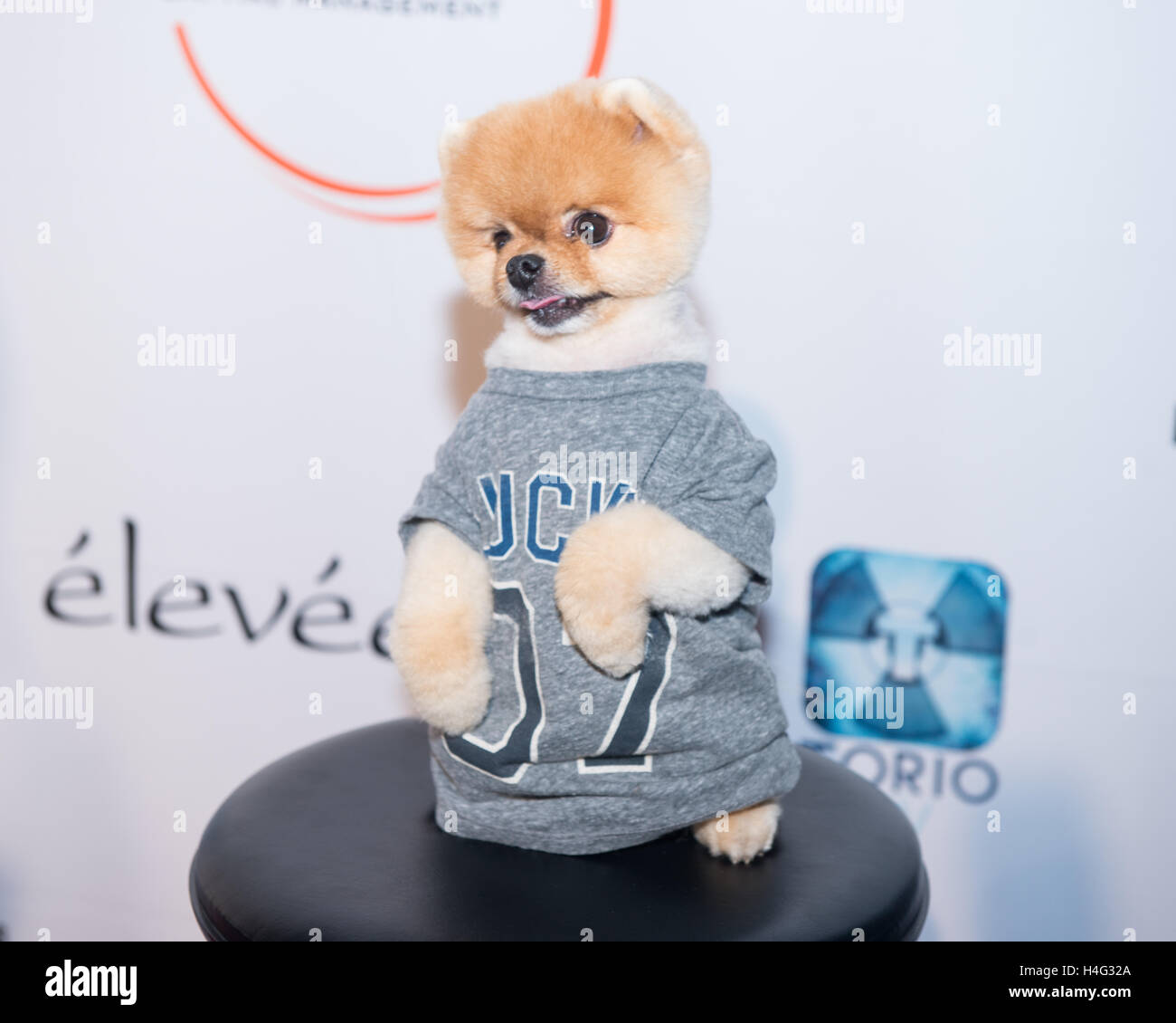 Jiff pom hi-res stock photography and images - Alamy