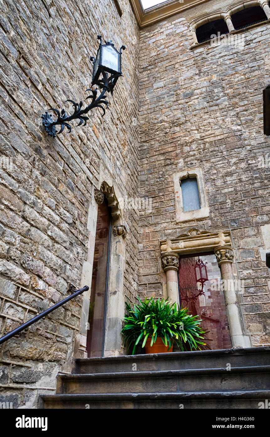 Stone corner hi-res stock photography and images - Alamy