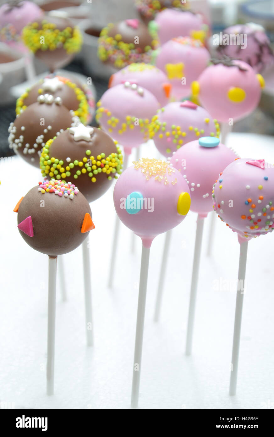 Cake pop hi-res stock photography and images - Alamy