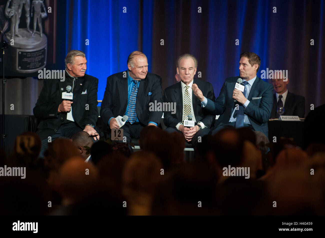 Mike DItka, Jerry Kramer, Roger Staubach, and Steve Young at the ...