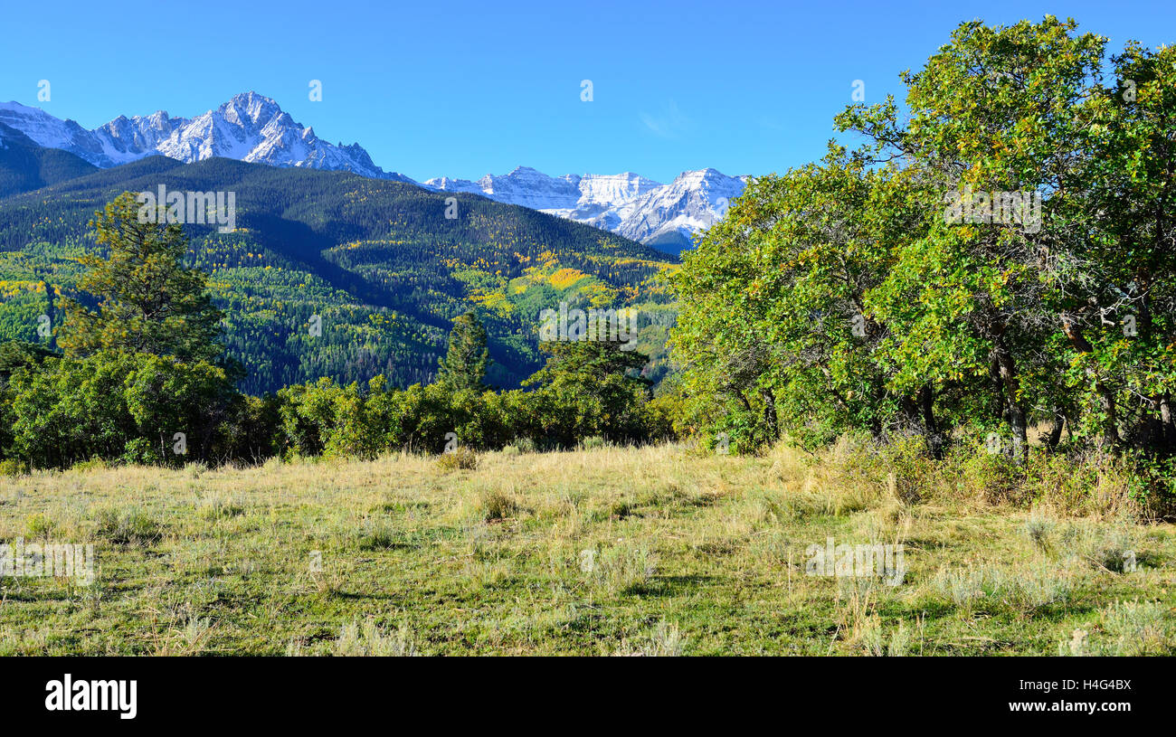 Alpine scenery of Colorado during foliage season Stock Photo - Alamy