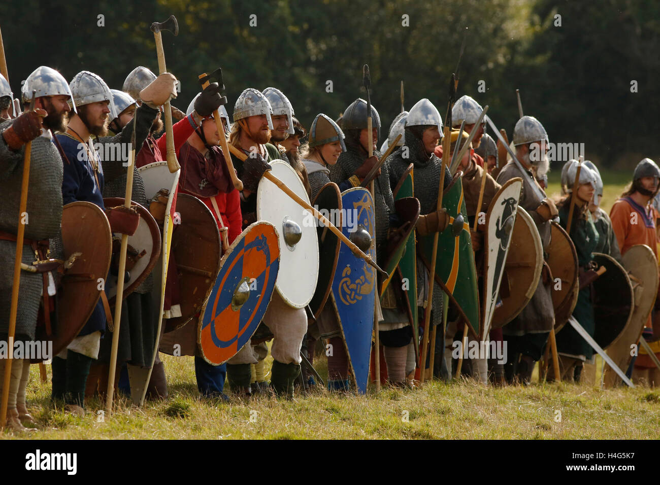 Battle of hastings harold eye hi-res stock photography and images - Alamy