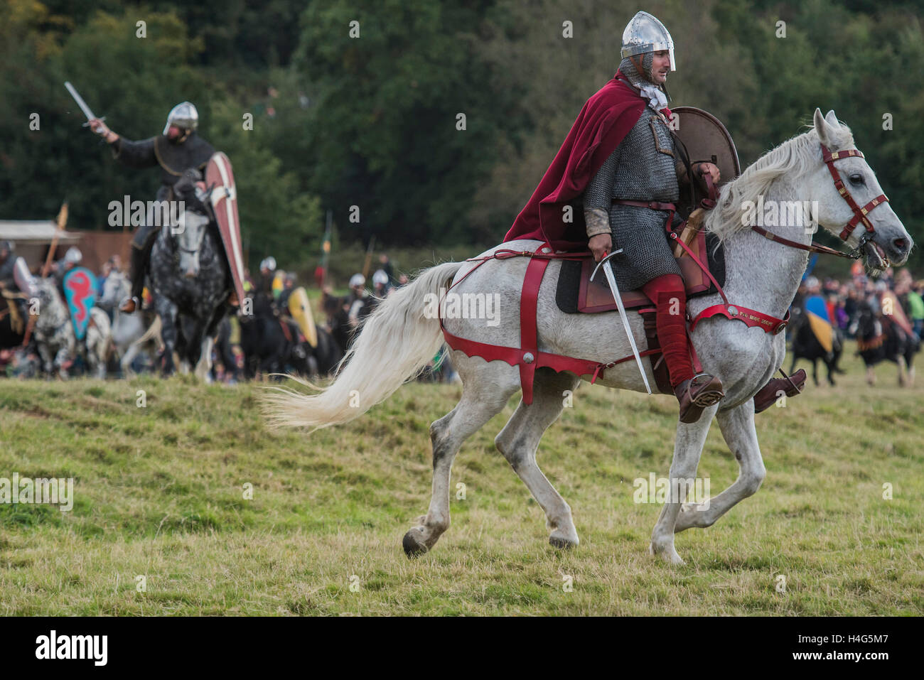 Medieval cavalry charge hi-res stock photography and images - Alamy