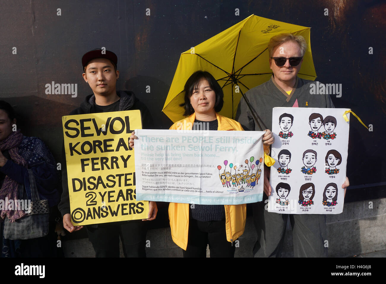 Sewol ferry disaster hi-res stock photography and images - Alamy