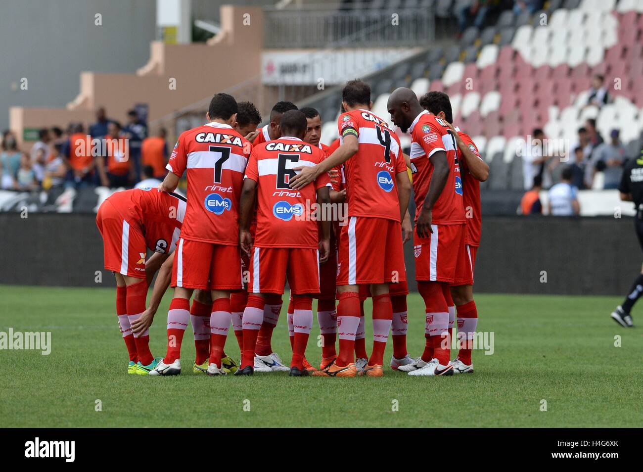 Rio De Janeiro, Brazil. 15th Oct, 2016. CRB team during Vasco da Gama X ...