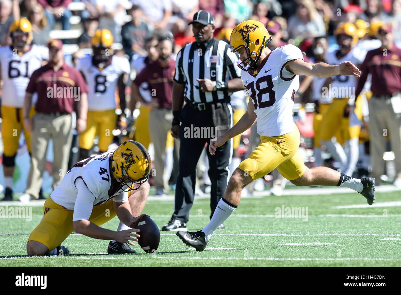 College Park, Maryland, USA. 15th Oct, 2016. University of Minnesota ...