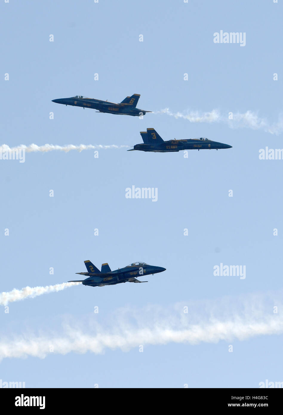 Baltimore, USA. 15th Oct, 2016. Planes of the U.S. Navy Blue Angels fly ...
