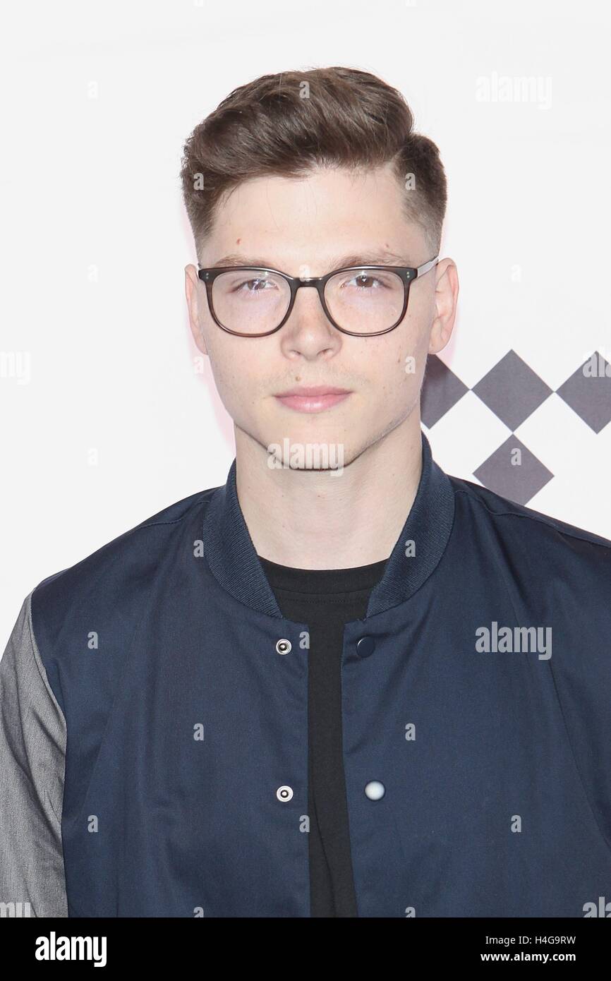 New York, NY, USA. 15th Oct, 2016. Kevin Garrett attends TIDAL's Second ...