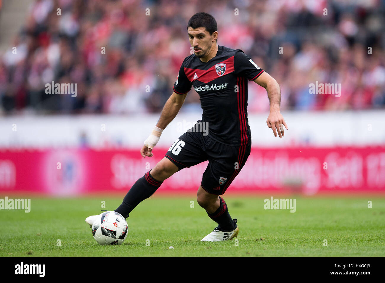 Cologne, Germany. 15th Oct, 2016. Ingolstadt's Almog Cohen plays the ...