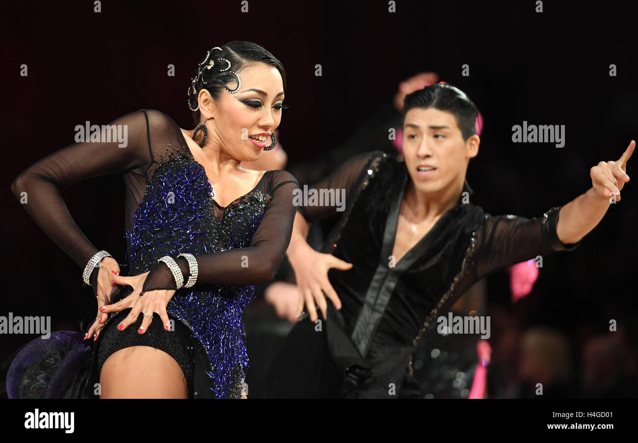 Japanese dancing latin dancing hi-res stock photography and images - Alamy