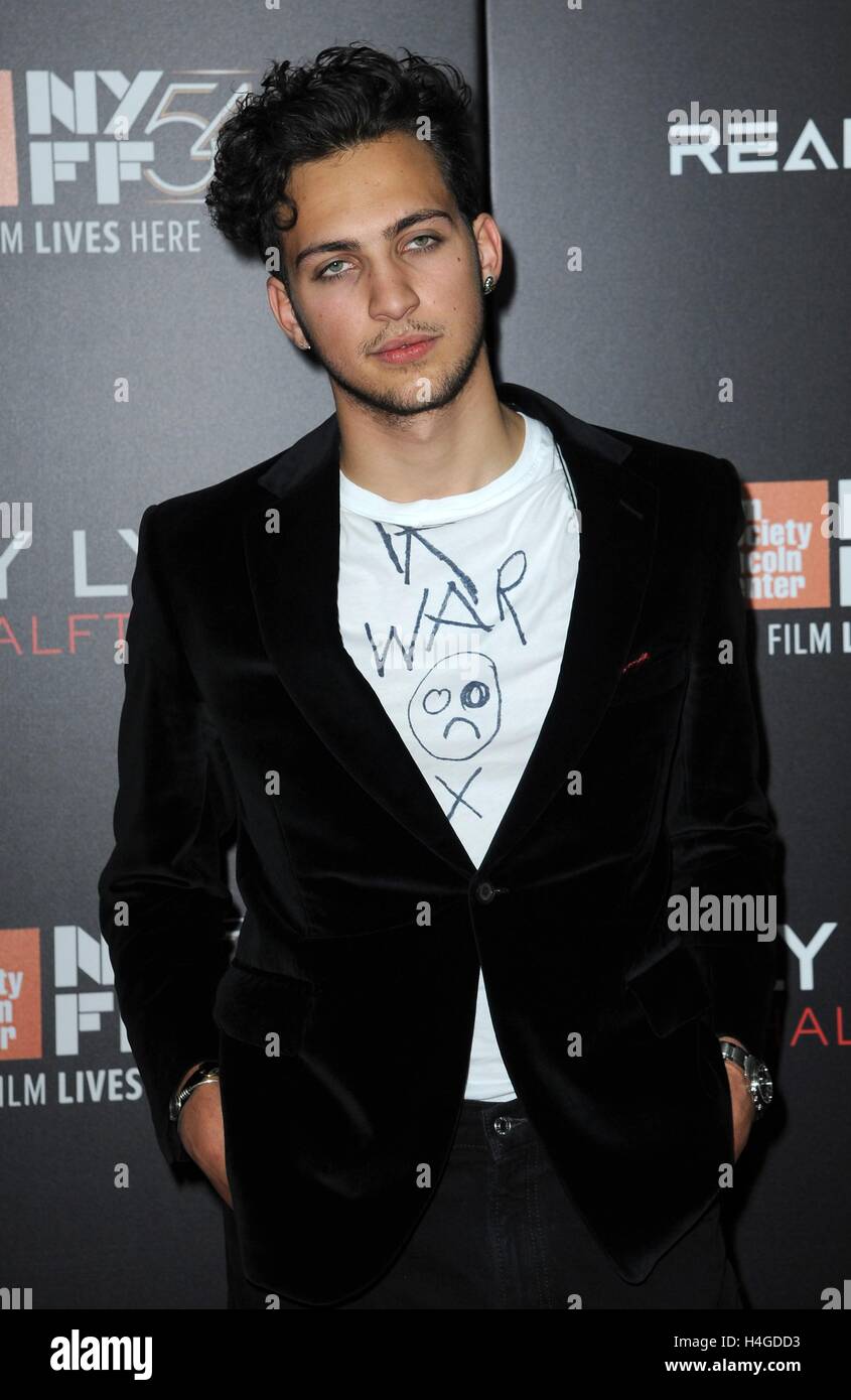 Barney Harris at arrivals for BILLY LYNN’S LONG HALFTIME WALK Premiere ...