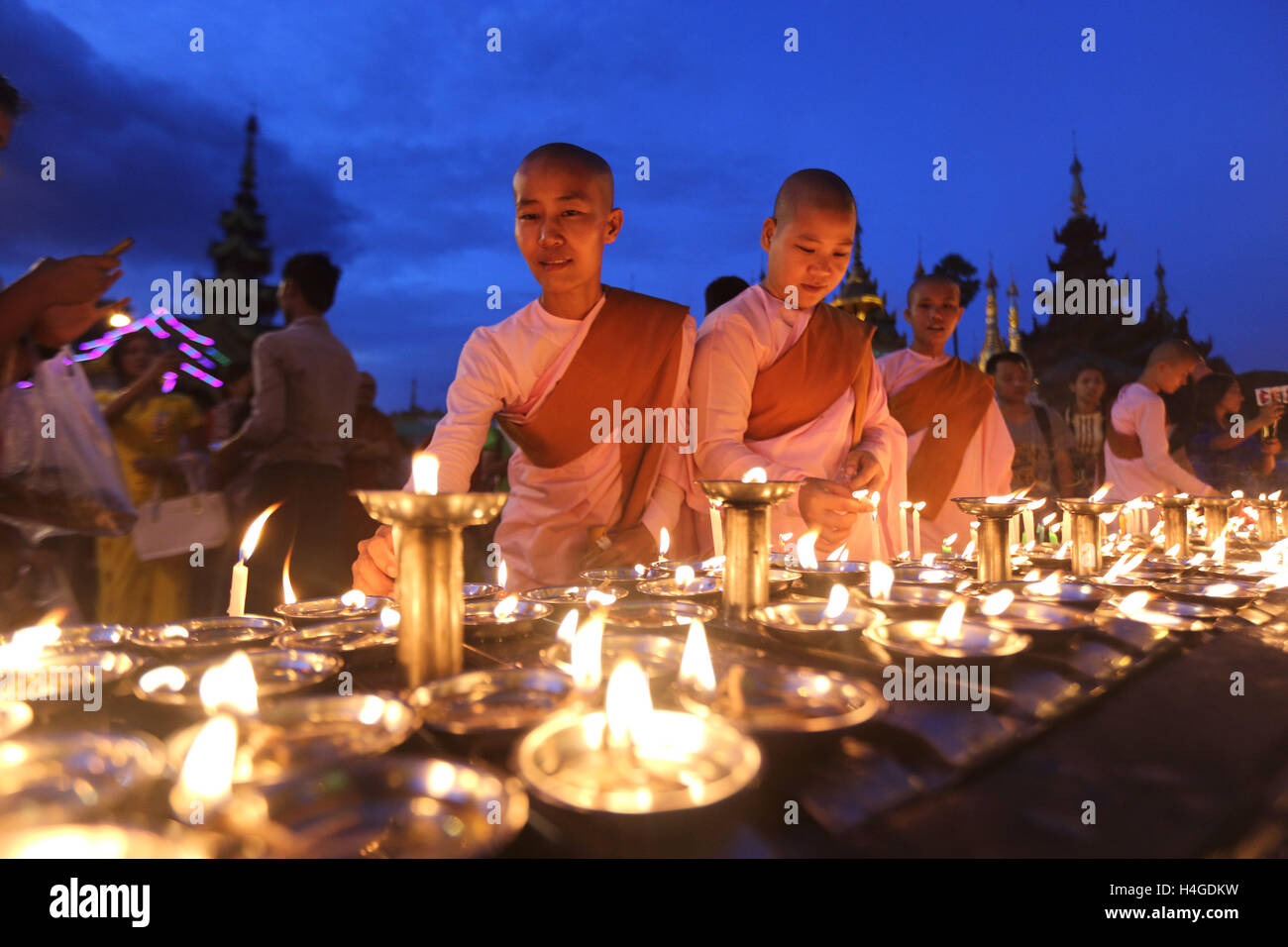 Thadingyut festival hi-res stock photography and images - Alamy