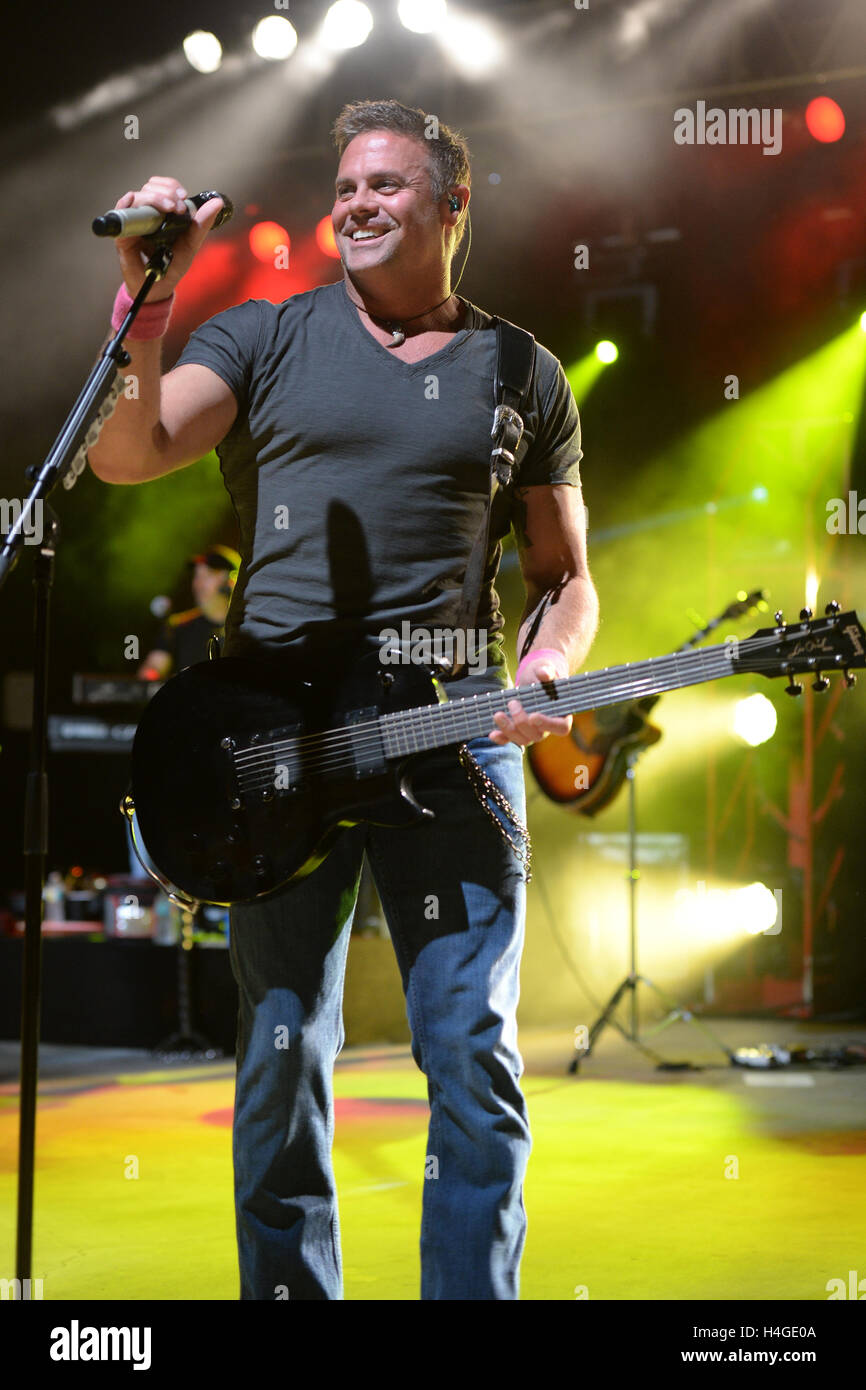 Gentry beach hi-res stock photography and images - Alamy