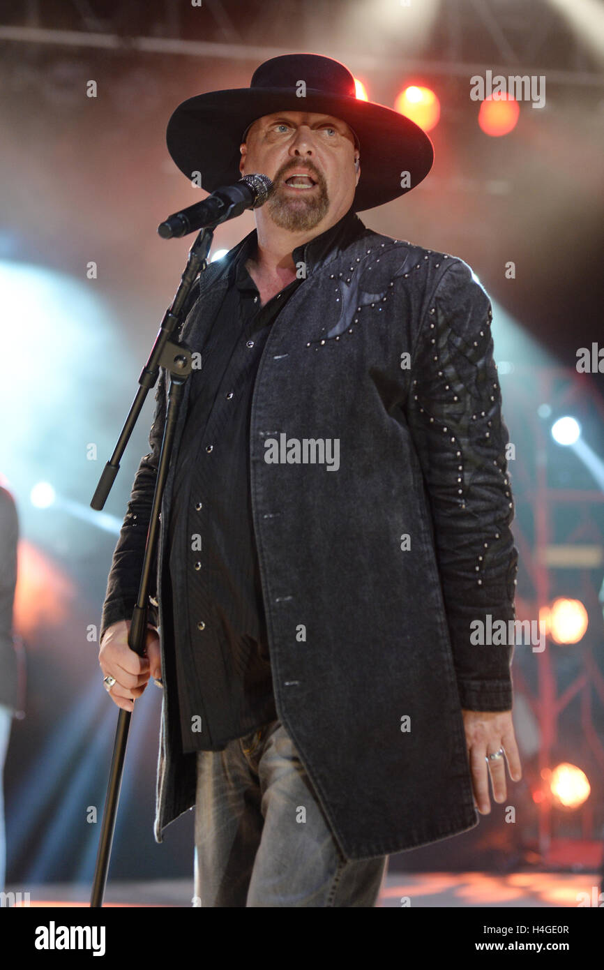 Gentry beach hi-res stock photography and images - Alamy