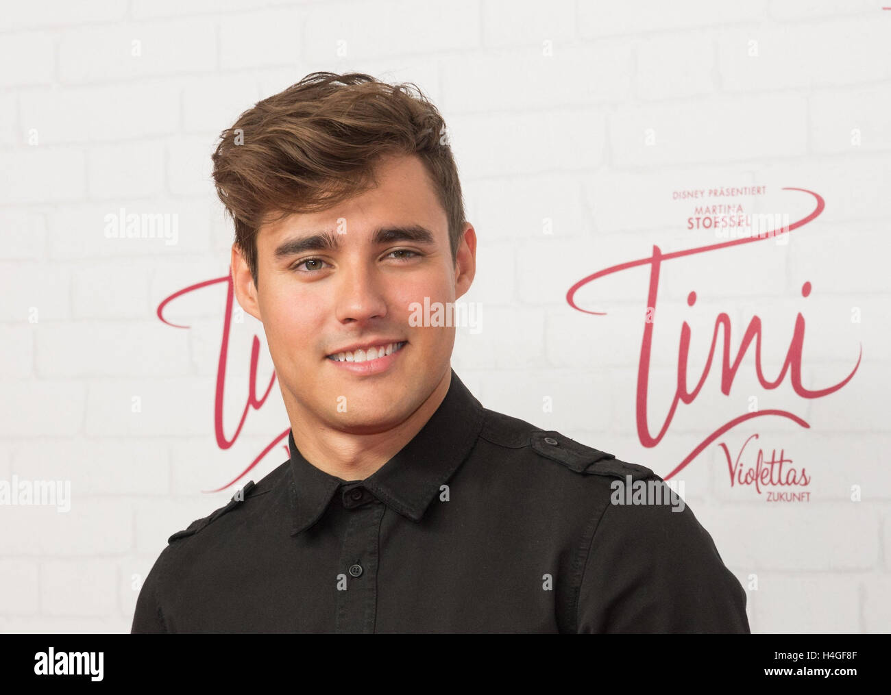 Berlin, Germany. 16th Oct, 2016. The Mexican actor Jorge Blanco at a ...