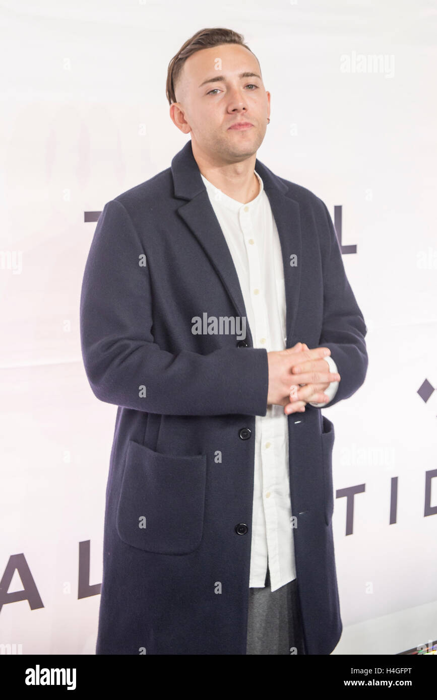 Dj salva arrives to red carpet tidal x hi-res stock photography and ...