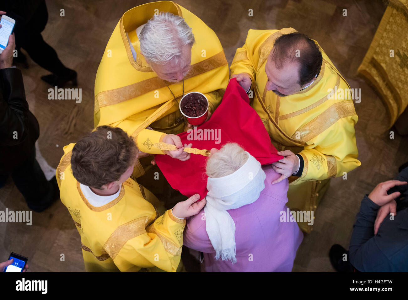 Kensington, London, UK. 16th Oct, 2016.The consecration of the ...