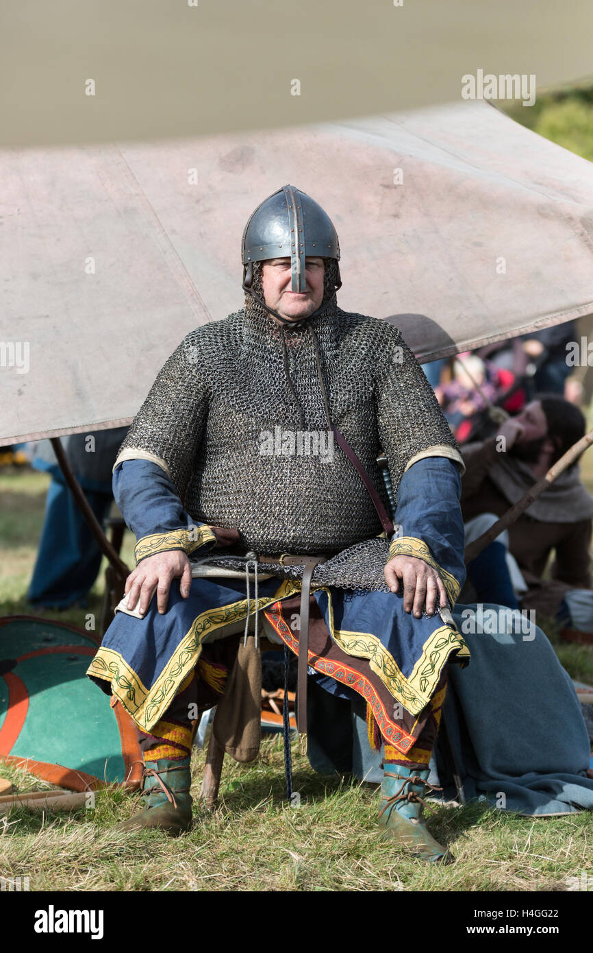 Reenactors commemorate the 950th anniversary of the Battle of Hastings ...
