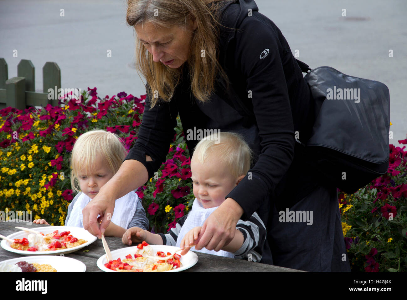 Lunchtime at Skansen, the world's first open-air museum (circa 1891 ...
