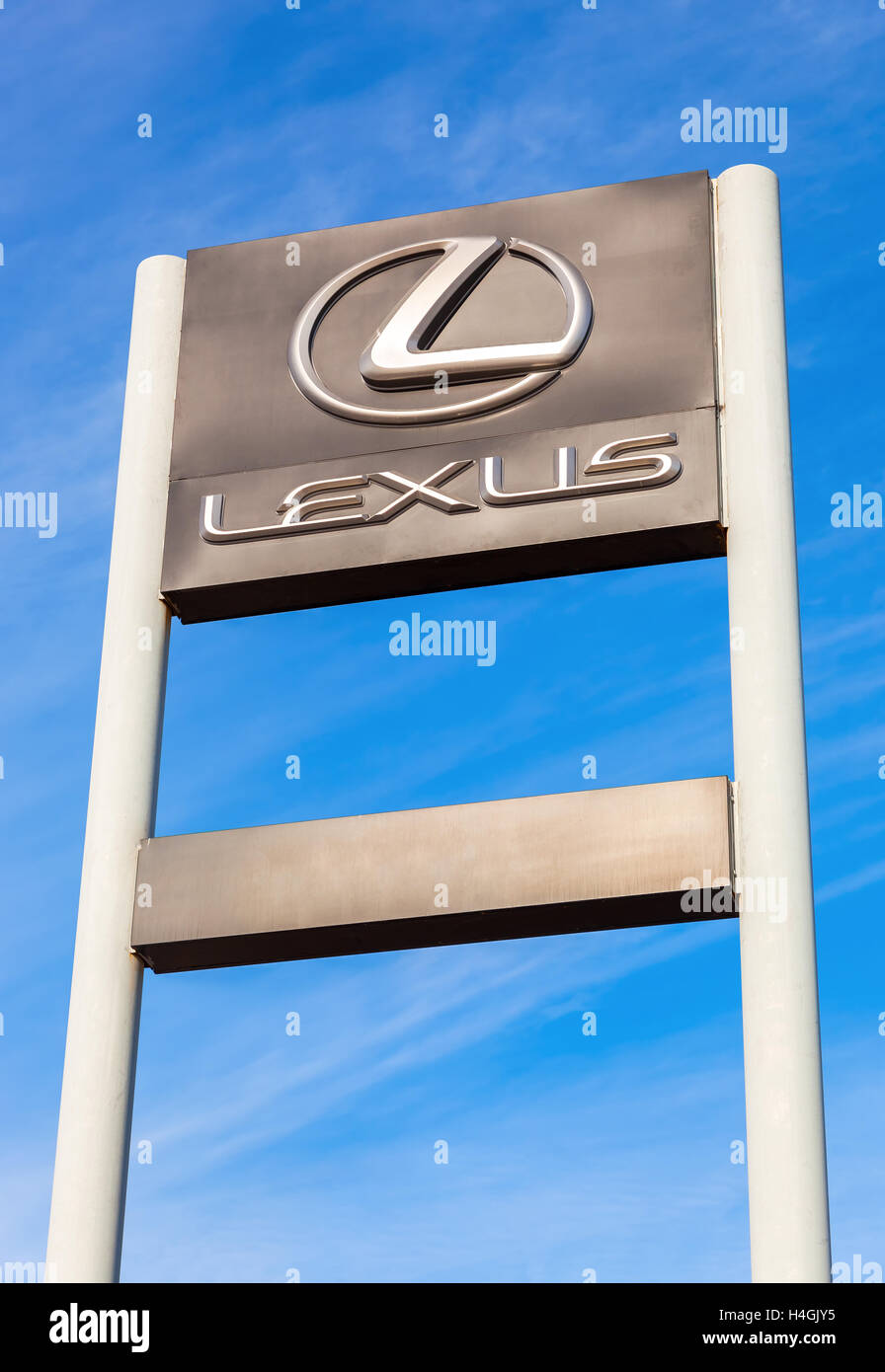 Lexus dealership sign hi-res stock photography and images - Alamy