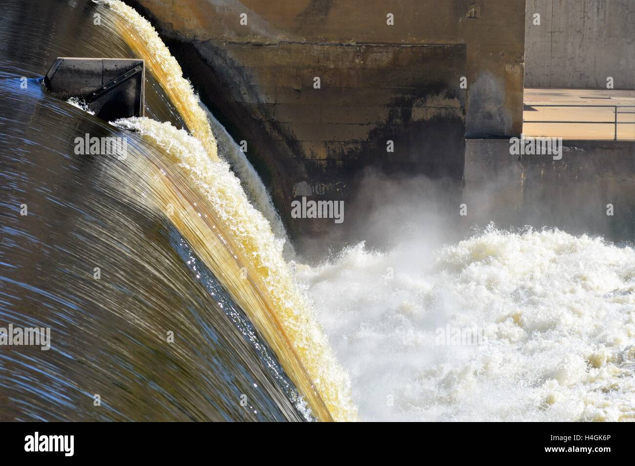 Waterfall at the Ford Dam in Minneapolis Minnesota Stock Photo - Alamy