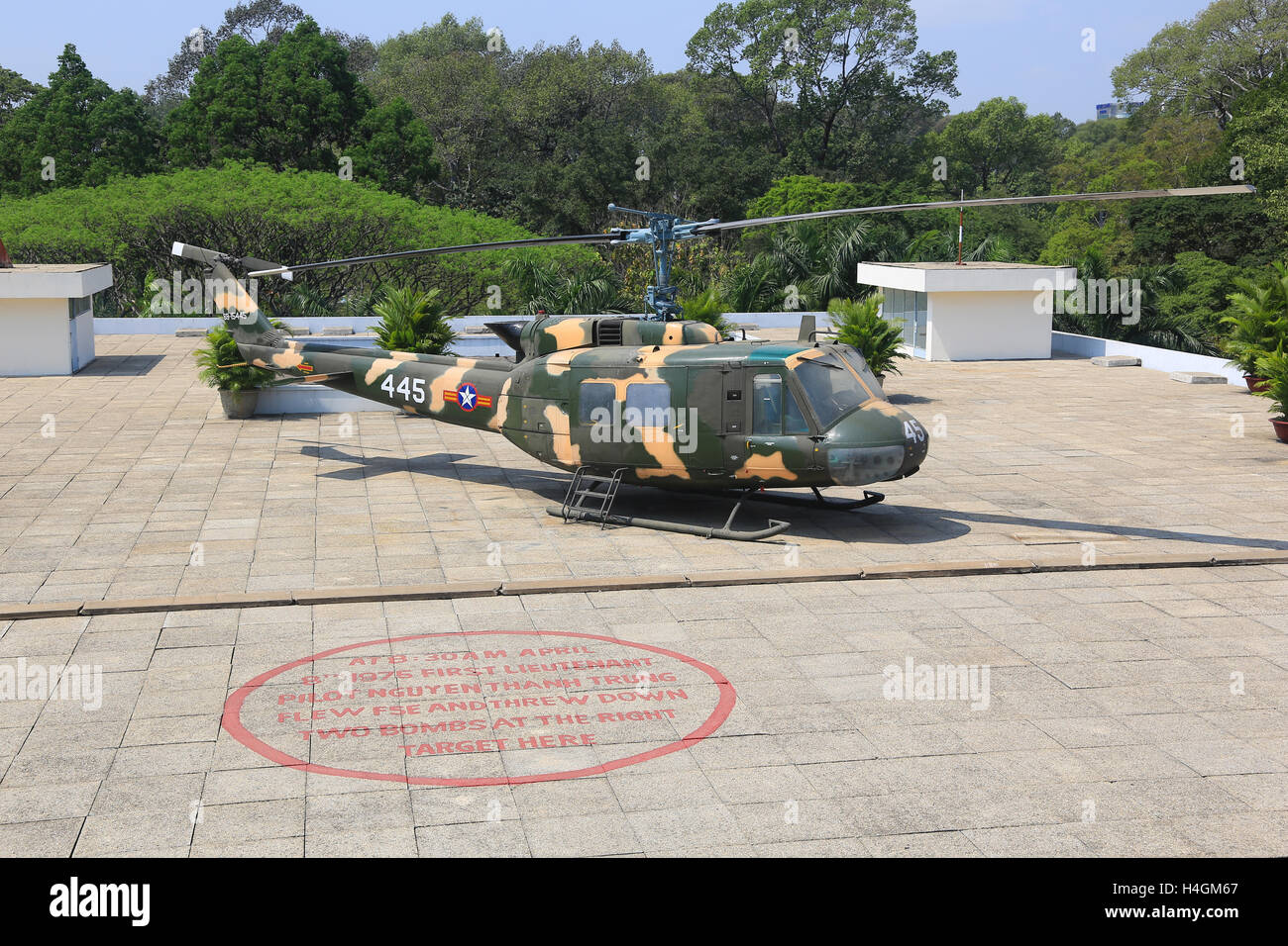 Uh 1 vietnam sunset hi-res stock photography and images - Alamy