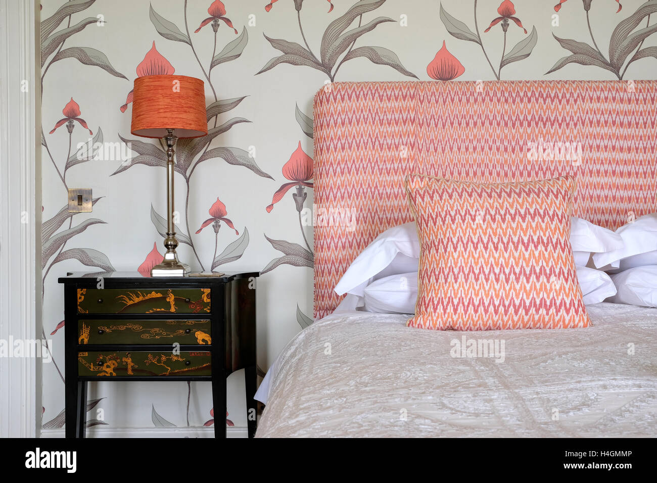 Bedroom of english stately home Stock Photo - Alamy