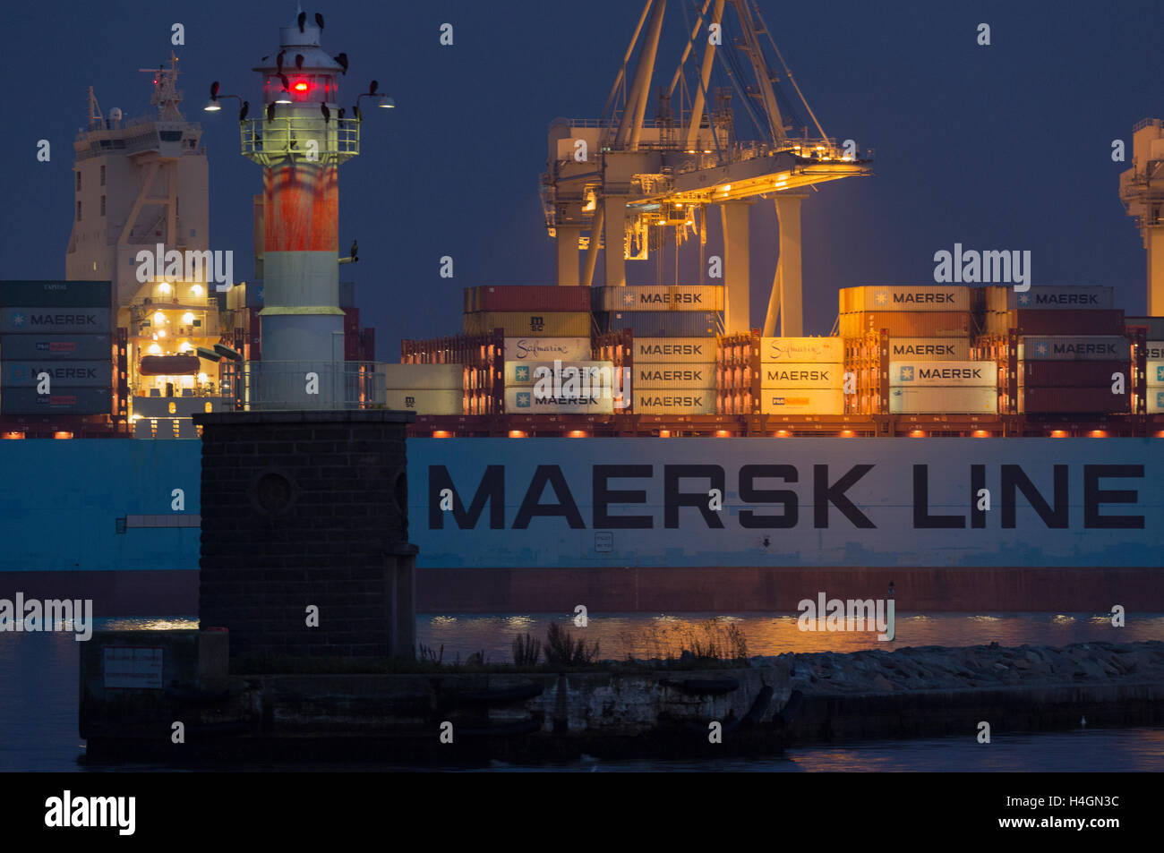 Maersk triple e vessel hi-res stock photography and images - Alamy