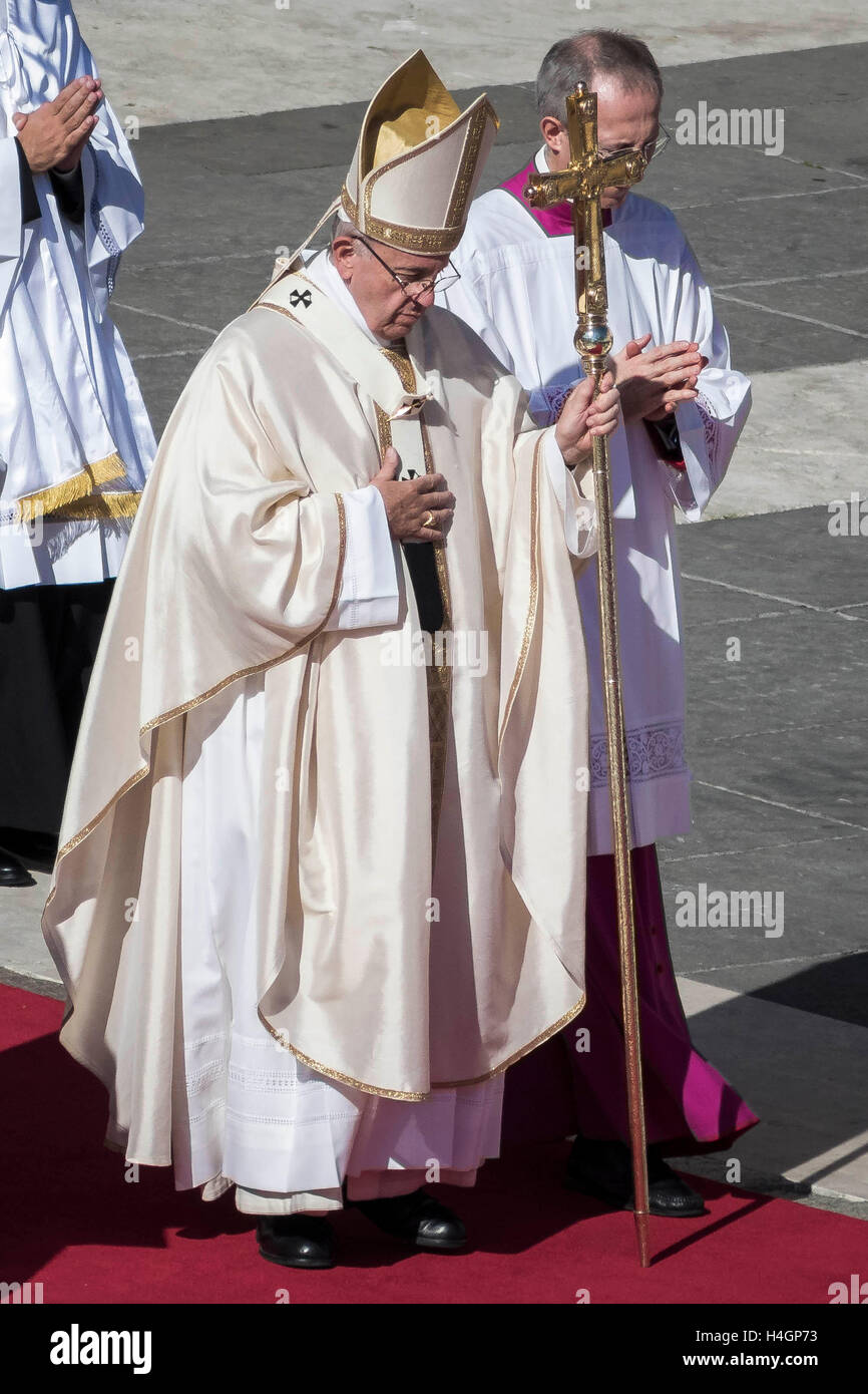 Pope Francis presides an Holy Mass for the canonization of seven new ...